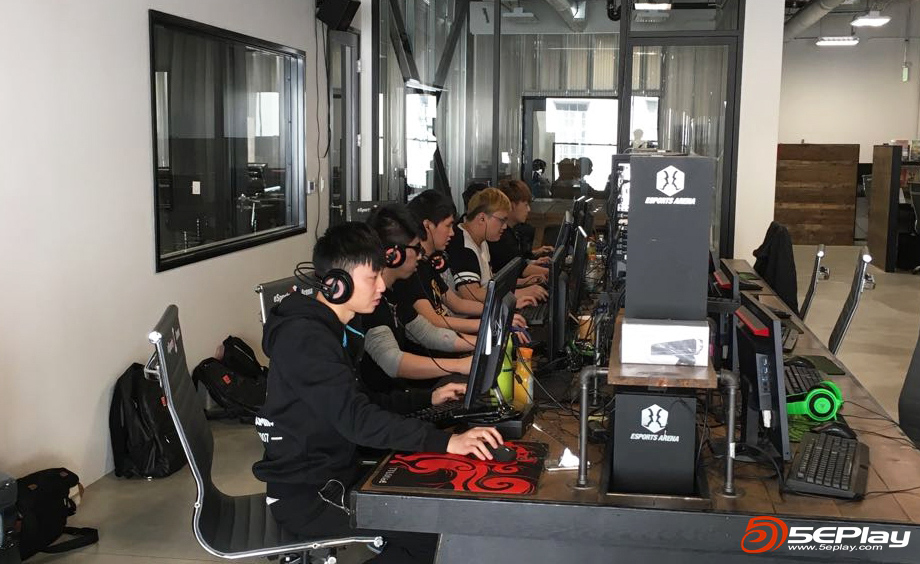 TYLOO美国集训图赏：Karsa老师讲课开始_5EPlay - 5EPlay赛凡网