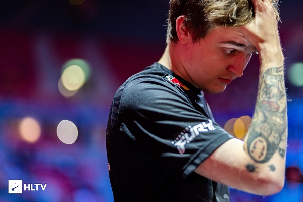 nafany：据我所知，明年还是这套阵容