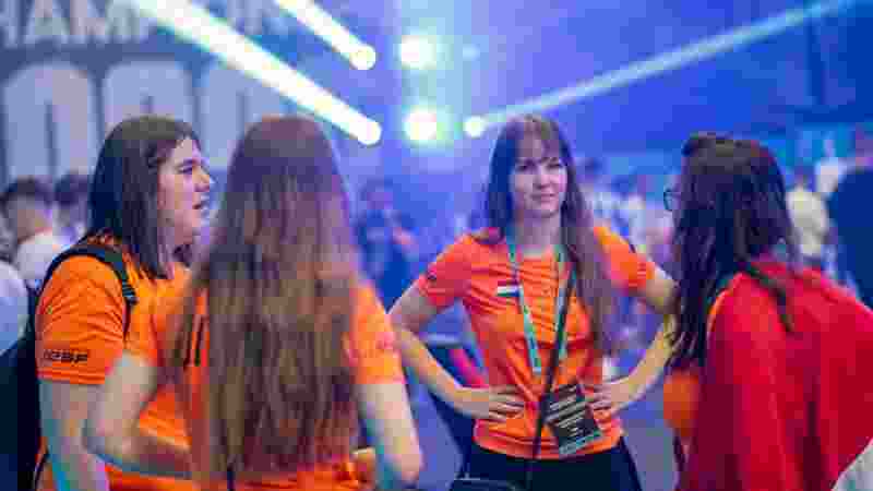 NIP女队姐妹花：我们是冠军！_5EPlay - 5EPlay赛凡网