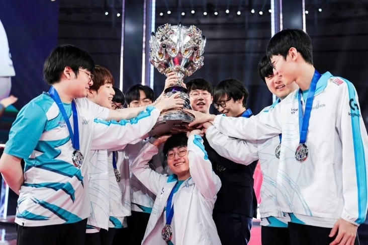 三年前的今天，DWG夺得S10总冠军 而在三年后俱乐部16强出局_5EPlay - 5EPlay赛凡网