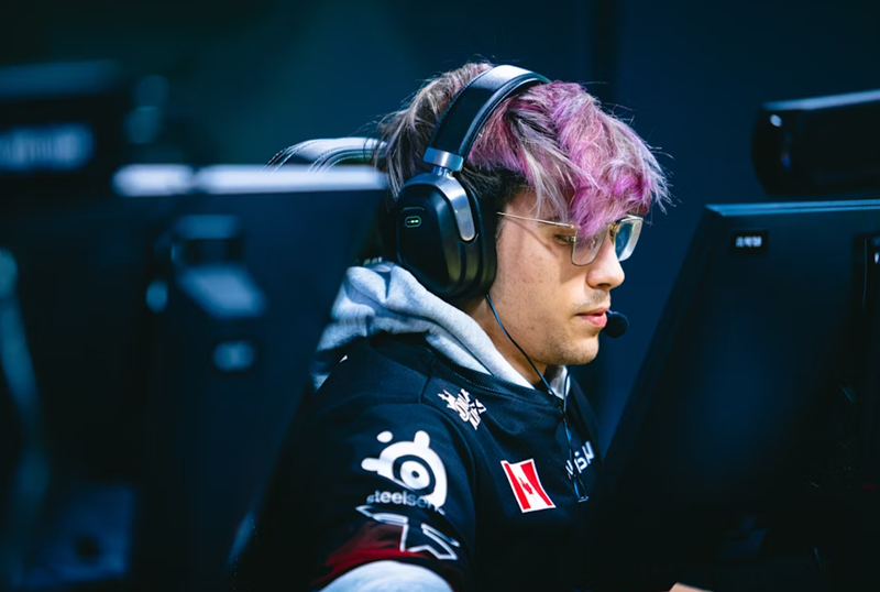 平平无奇到狂拽酷炫 16图回顾Twistzz发型变迁_5EPlay - 5EPlay赛凡网