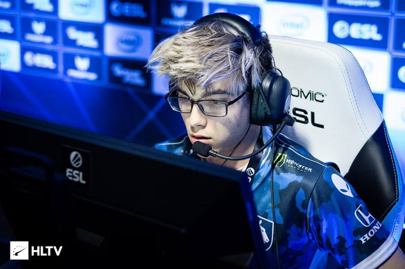 平平无奇到狂拽酷炫 16图回顾Twistzz发型变迁_5EPlay - 5EPlay赛凡网