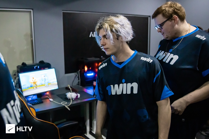 harumi爆料：Aurora战队有意于1WIN战队的deko