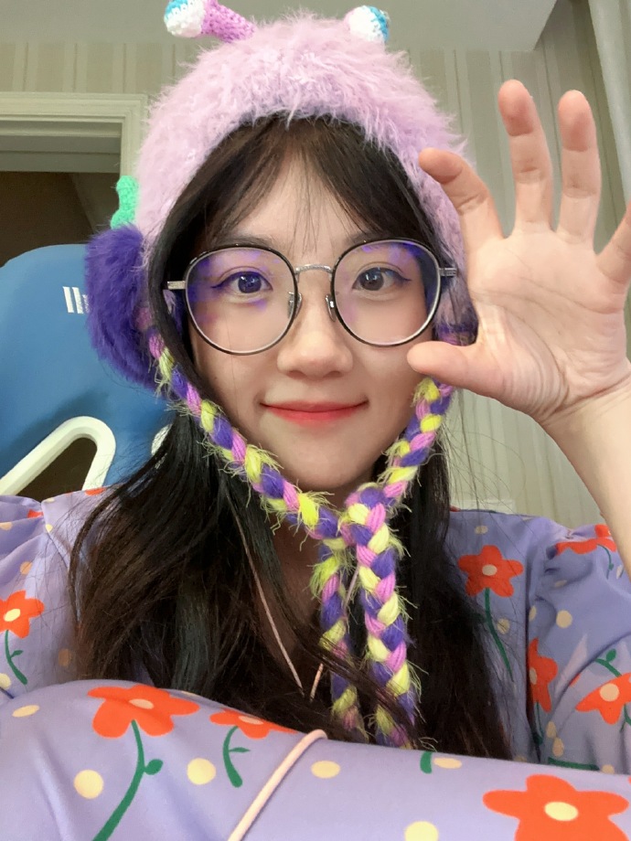 LPL官方解说mage微博晒照：引领潮流_5EPlay - 5EPlay赛凡网