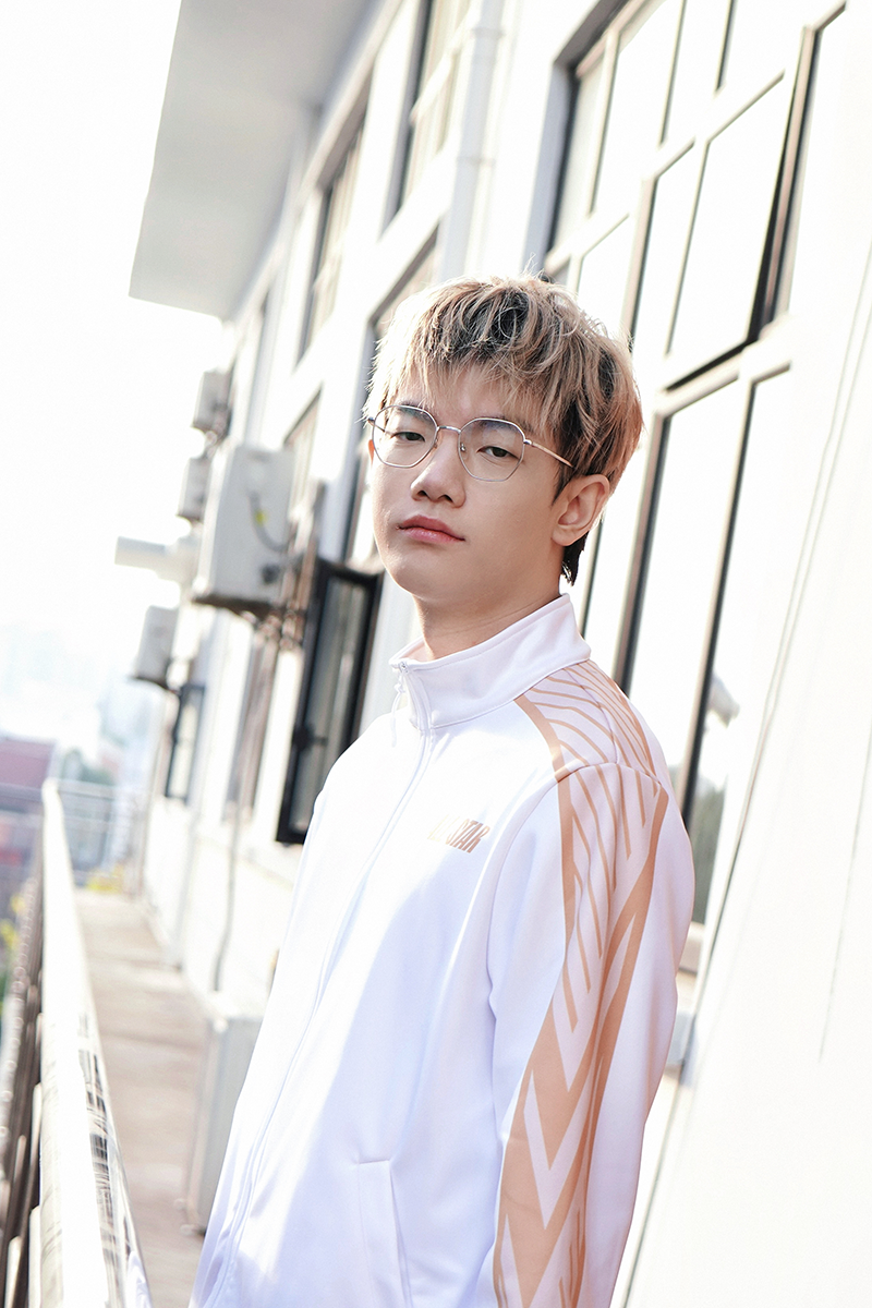 WE分享Heng参加LPL全明星定妆照：黄毛小子，全明星见！_5EPlay - 5EPlay赛凡网