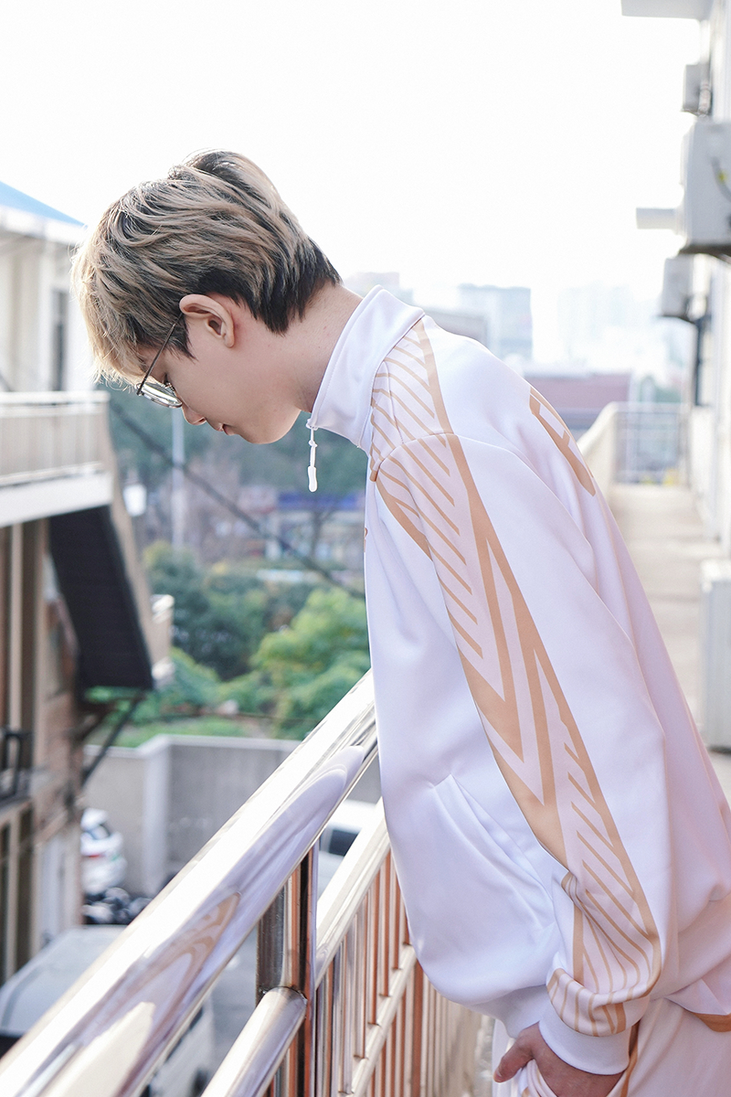 WE分享Heng参加LPL全明星定妆照：黄毛小子，全明星见！_5EPlay - 5EPlay赛凡网