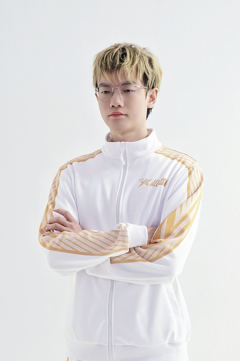 WE分享Heng参加LPL全明星定妆照：黄毛小子，全明星见！_5EPlay - 5EPlay赛凡网