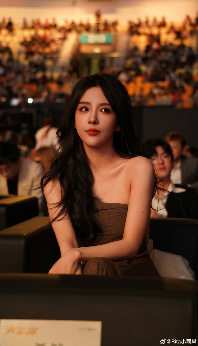 LPL解说Rita晒全明星返图：查收一个观礼小塔_5EPlay - 5EPlay赛凡网