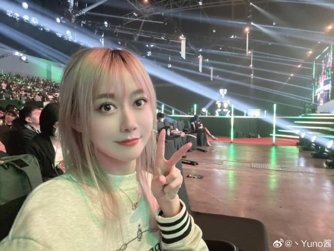 解说Yuno发博：现场气氛火热，一半观众在为AR呐喊助威_5EPlay - 5EPlay赛凡网