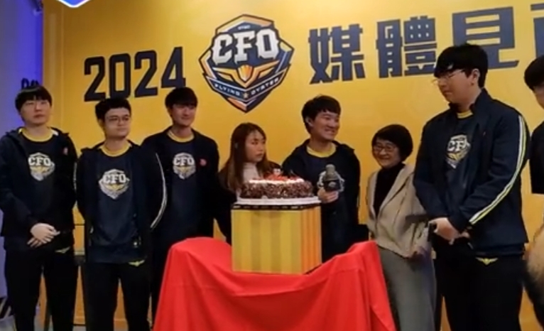 PTT热议Karsa蛇蛇加入CFO：双C不行，十六强就偷着乐吧_5EPlay - 5EPlay赛凡网