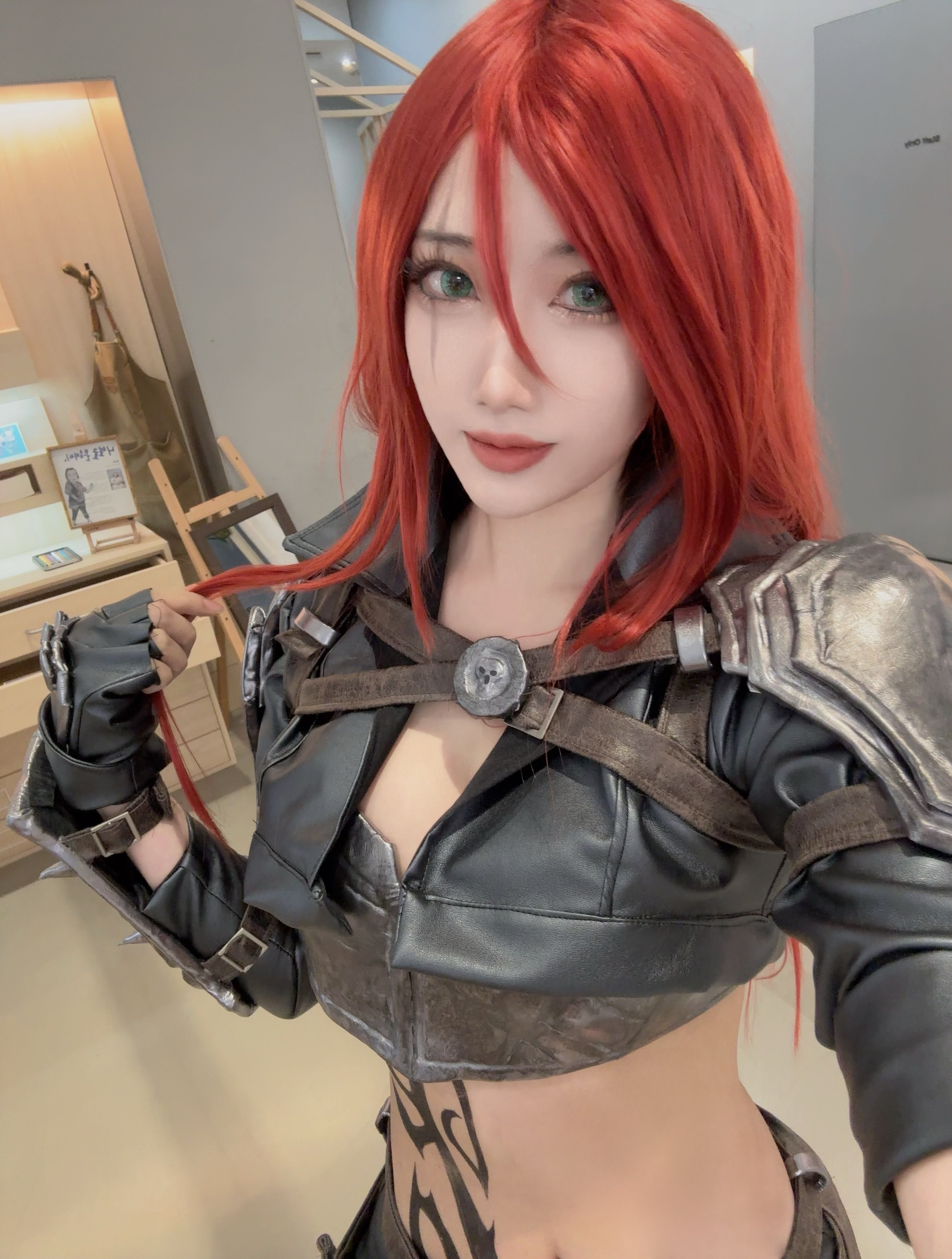 卡特琳娜coser分享与Faker的合照：耶！_5EPlay - 5EPlay赛凡网