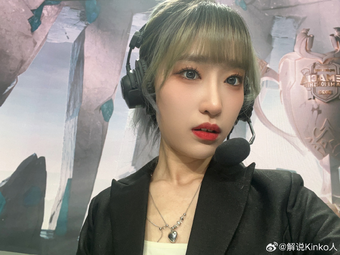 解说Kinko分享工作照：我又来了！今天是k乐送组合！！_5EPlay - 5EPlay赛凡网