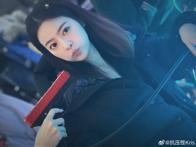 LPL解说Kris微博晒照：圆脸猫~_5EPlay - 5EPlay赛凡网