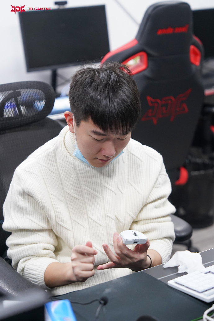 JDG战队日常返图：到北京啦 新家vlog加急剪辑中_5EPlay - 5EPlay赛凡网