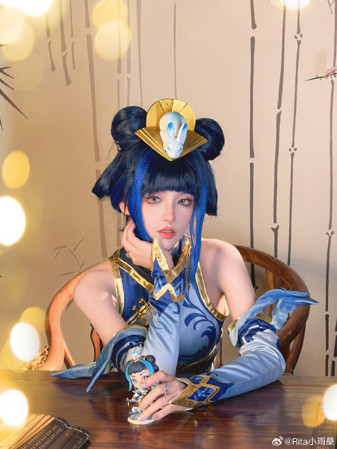 LPL解说Rita微博分享cos照：今天是青花瓷拉克丝_5EPlay - 5EPlay赛凡网