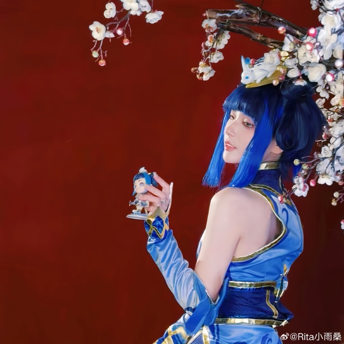 LPL解说Rita微博分享cos照：今天是青花瓷拉克丝_5EPlay - 5EPlay赛凡网