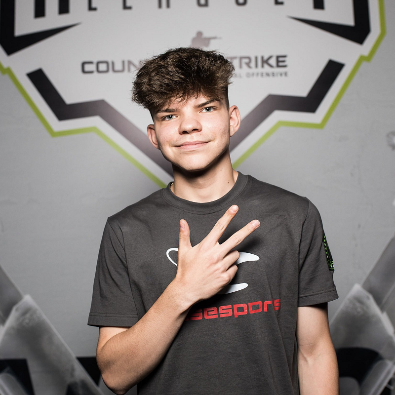 MOUZ队史首次荣登世界第一后 选手动态一览_5EPlay - 5EPlay赛凡网