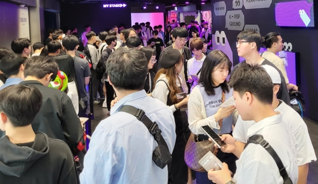 韩媒：“Faker神殿”首日吸引超过3400名信徒前来膜拜_5EPlay - 5EPlay赛凡网