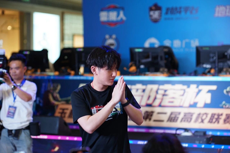 后起之秀！众嘉宾见证华科ZMNB战队斩获玉麒麟高校赛湖北省冠军！_5EPlay - 5EPlay赛凡网