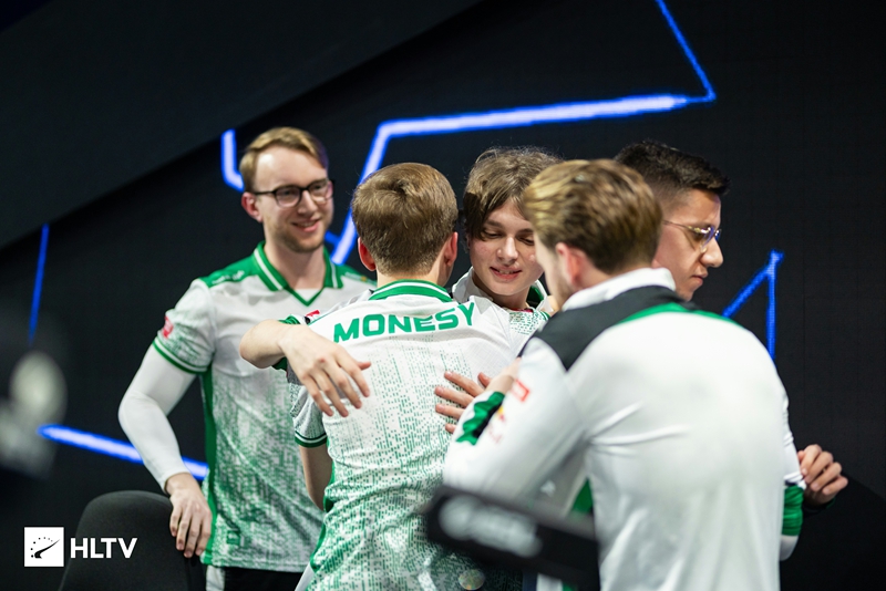 5EPlay专访m0NESY：收到印象最深刻的礼物是99朵玫瑰_5EPlay - 5EPlay赛凡网