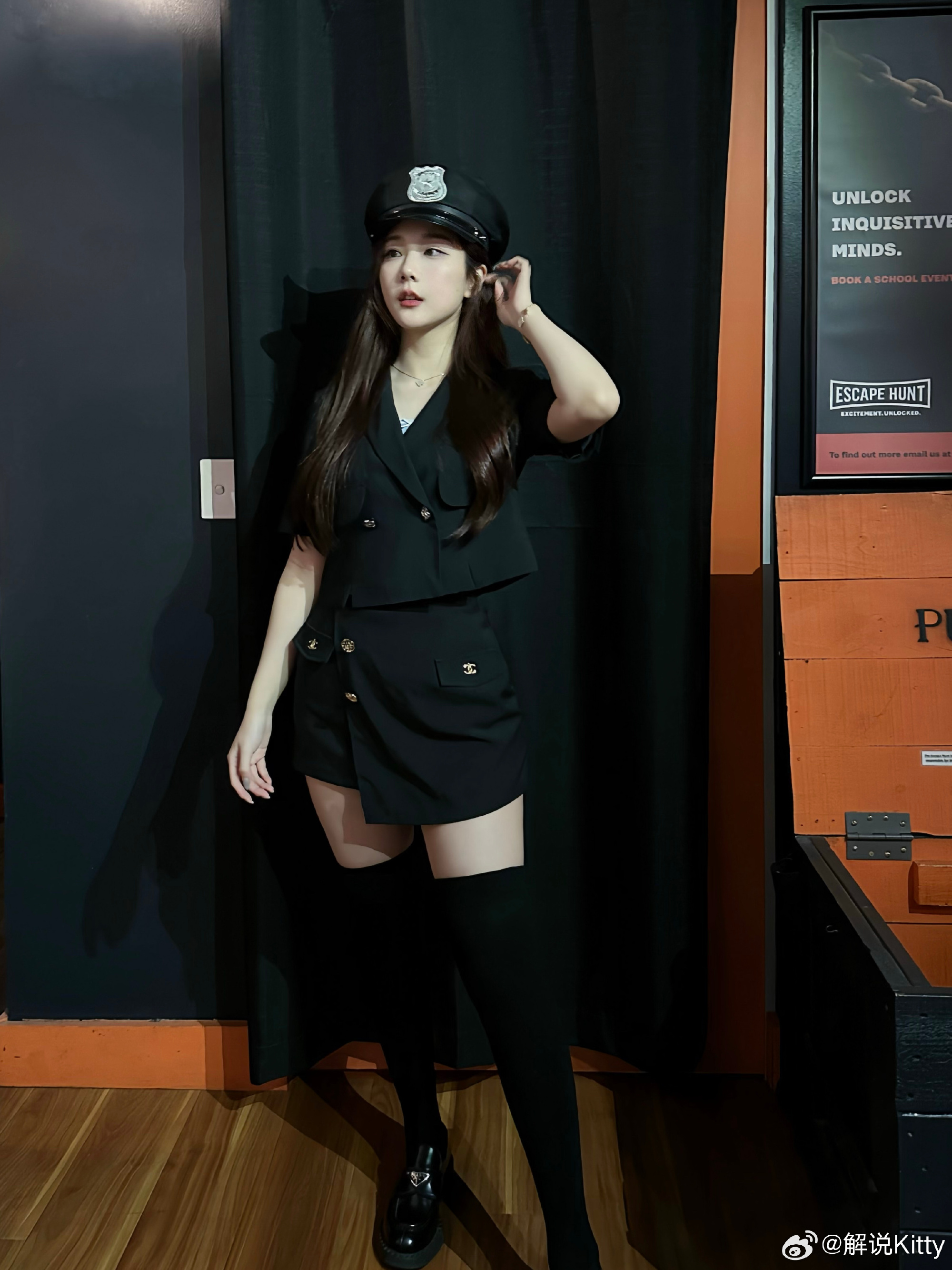 前LPL英文流解说Kitty分享自拍，并配文：模糊不清的_5EPlay - 5EPlay赛凡网